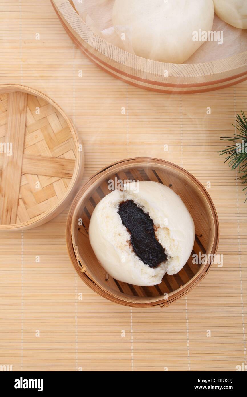 Bean bun hi-res stock photography and images - Alamy