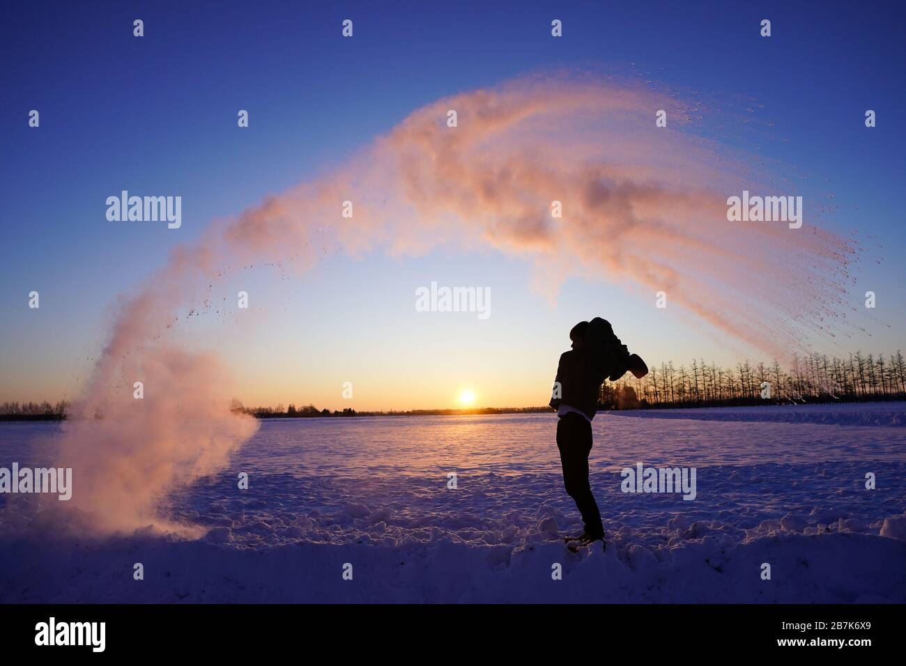 Mpemba effect hi-res stock photography and images - Alamy