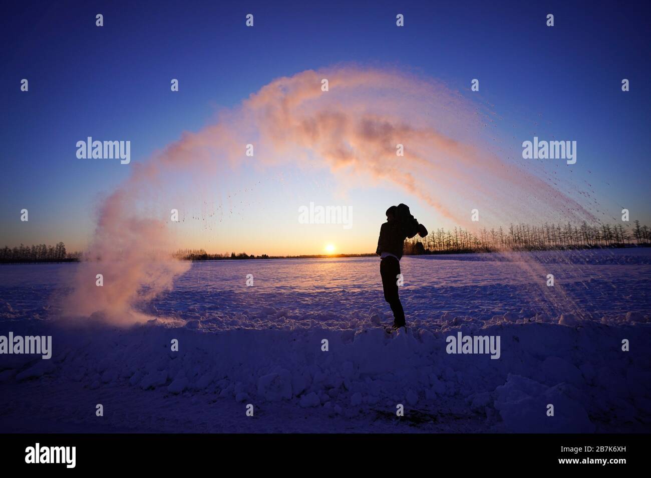 Mpemba effect hi-res stock photography and images - Alamy