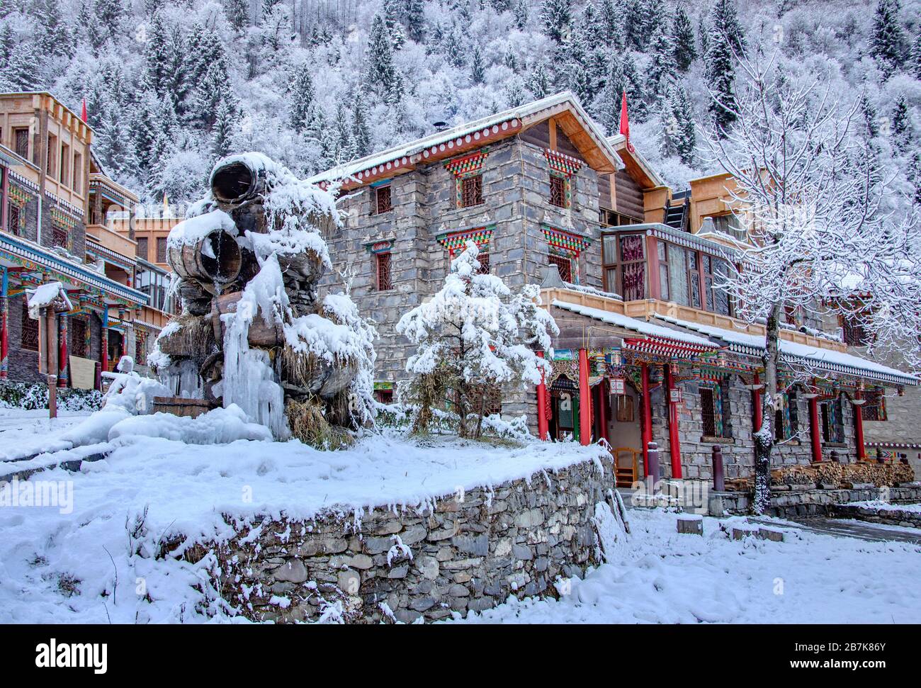 Snow view of the Yangrong Hade Naizigou Scenic Area in Heishui county ...