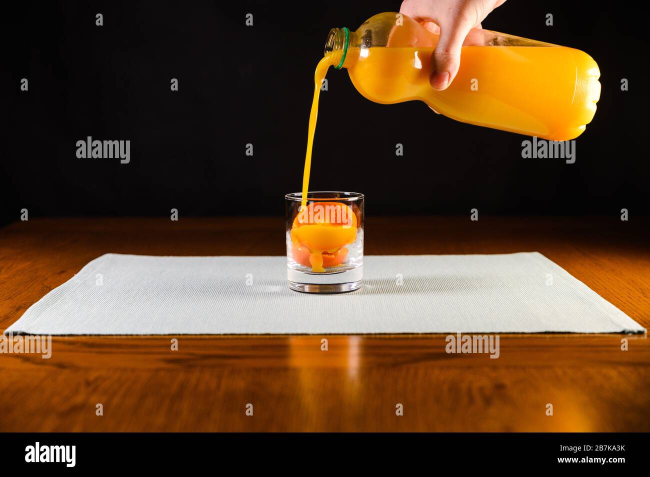 Close up pouring fruit juice hi-res stock photography and images - Alamy