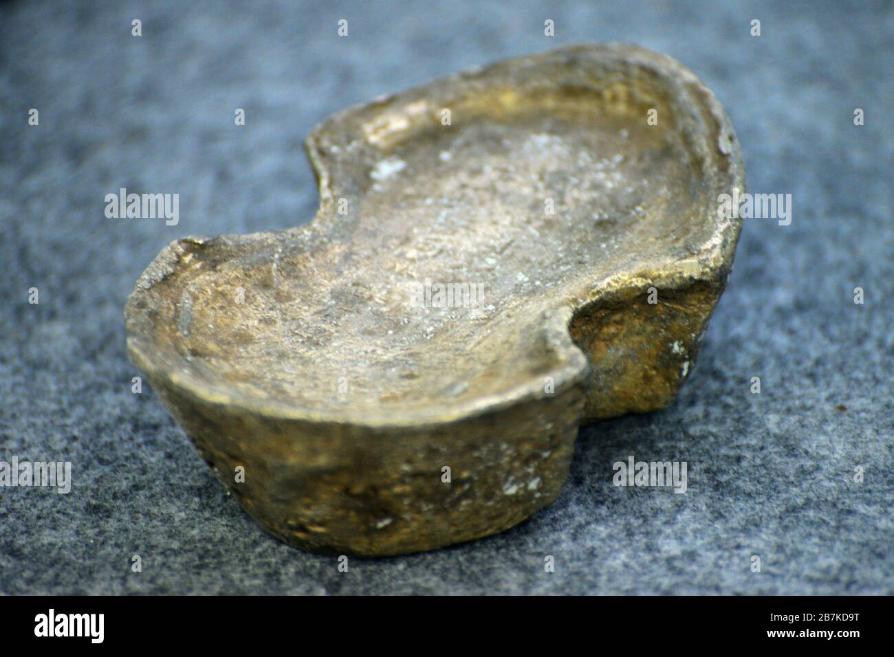 Ming money hi-res stock photography and images - Alamy