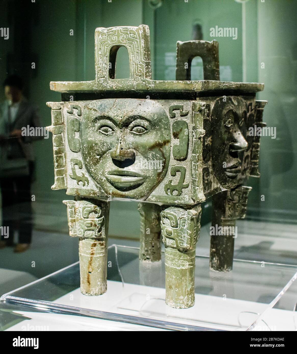 Shanghai museum bronze hi-res stock photography and images - Alamy