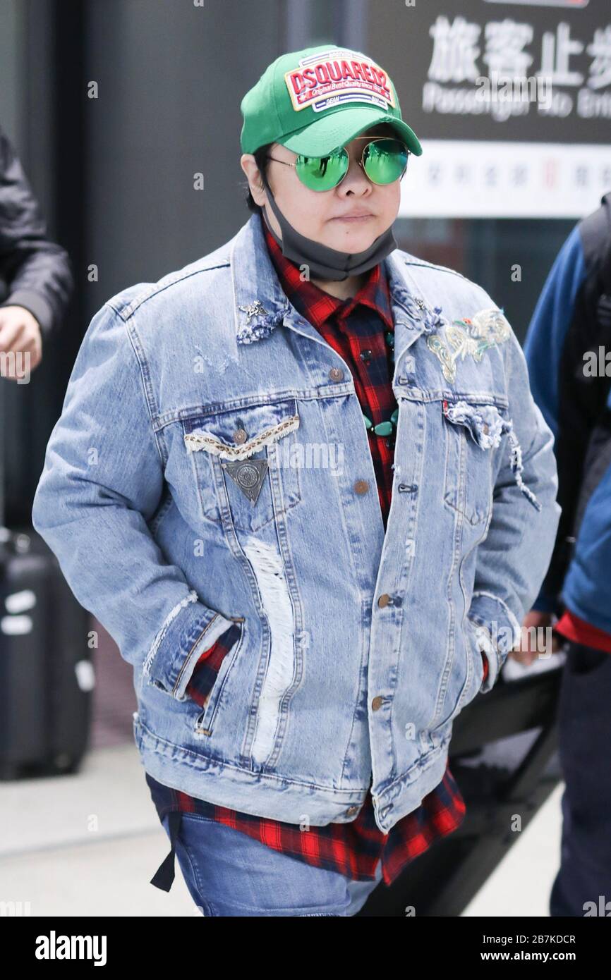 --File--Chinese singer and songwriter Han Hong shows up at a Shanghai ...