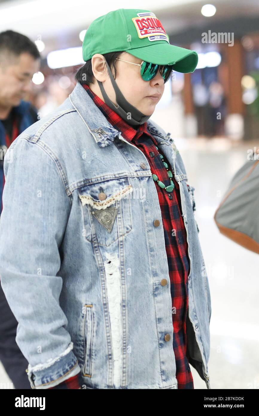 --File--Chinese singer and songwriter Han Hong shows up at a Shanghai ...