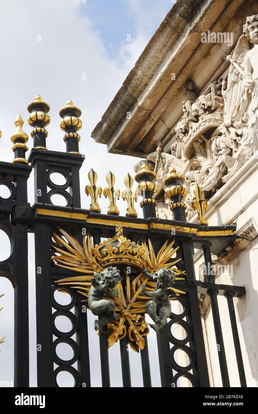 London, UK - May 11, 2019: Angels on the gate of Buckingham Palace ...