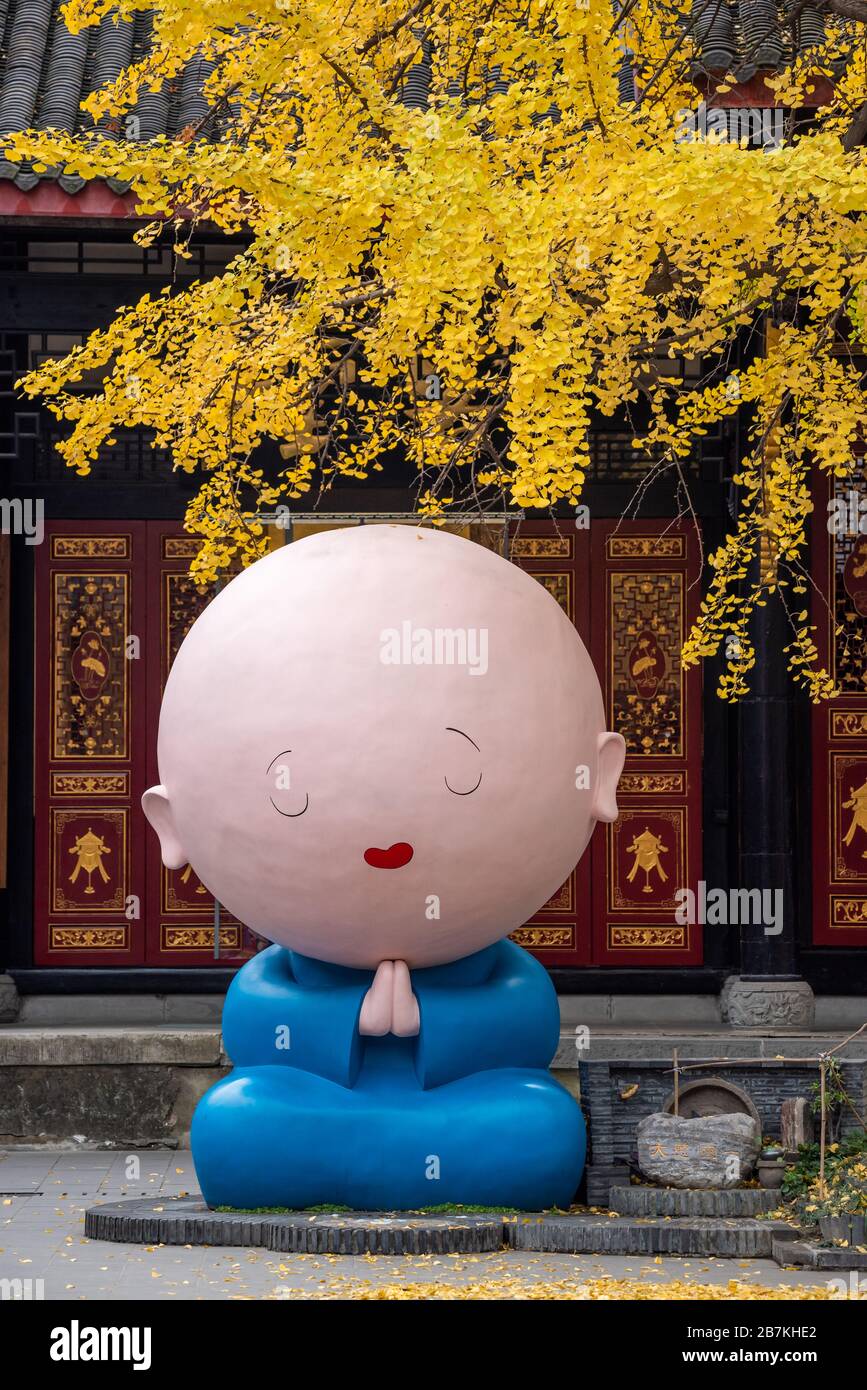 Ginkgo tree buddhist temple hi-res stock photography and images - Alamy