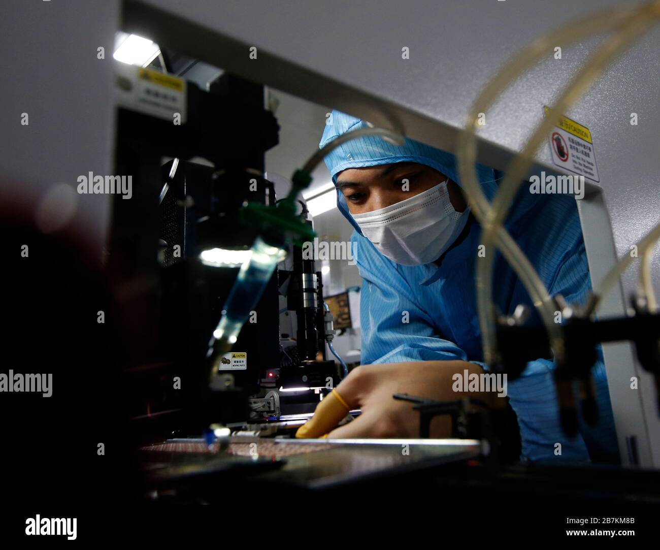 High tech industry workers hi-res stock photography and images - Alamy