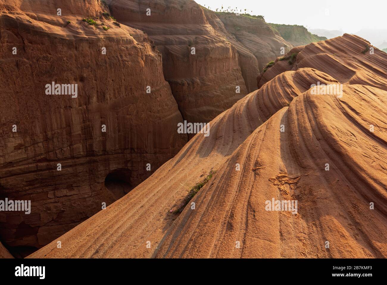 --FILE--Astonishing Danxia landform, which is consist of a red bed ...