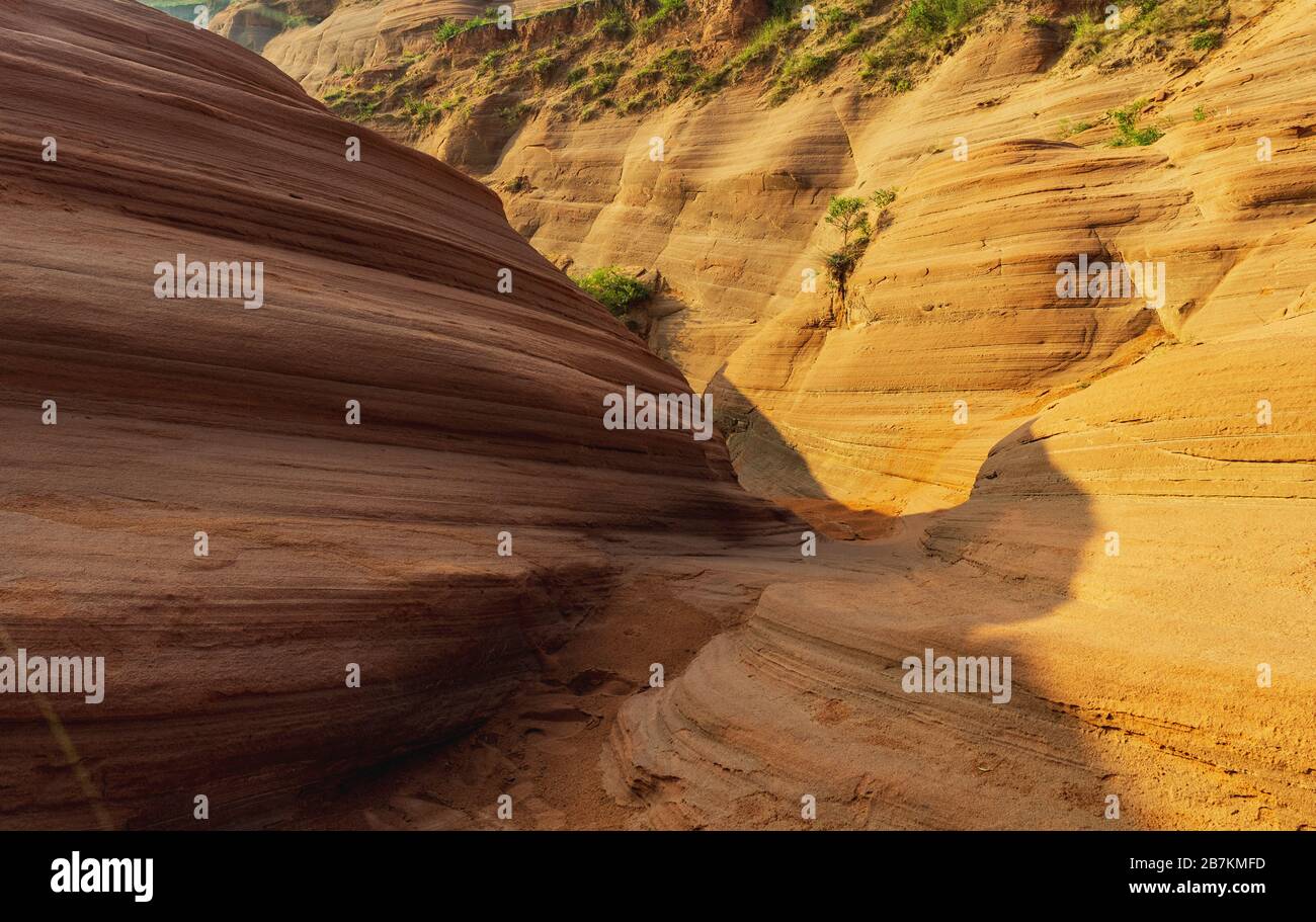 --FILE--Astonishing Danxia landform, which is consist of a red bed ...