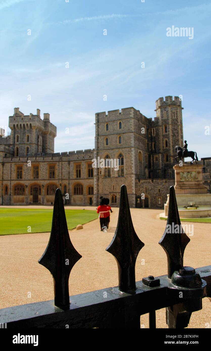 Windsor castle exterior norman gate hi-res stock photography and images ...