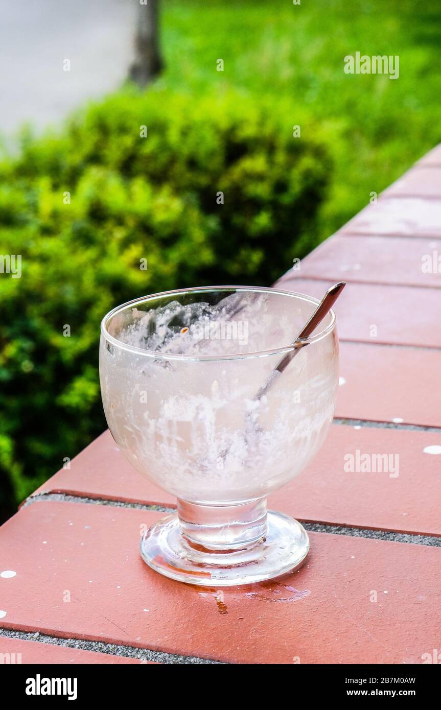 Dirty dish wooden spoon kitchen hi-res stock photography and images - Alamy