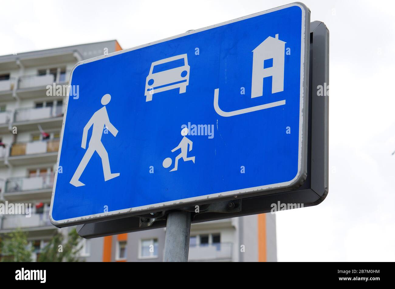 Home zone traffic sign hi-res stock photography and images - Alamy