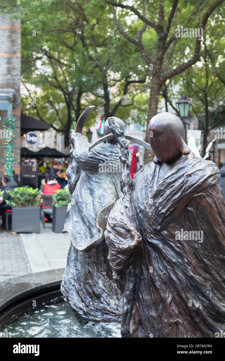 Sculpture in square, Xintiandi, Shanghai, China Stock Photo - Alamy