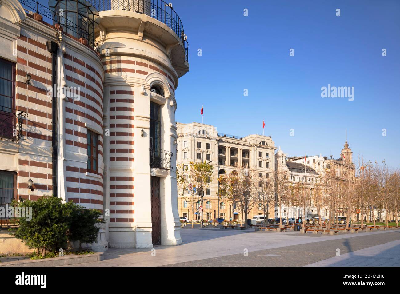 Waitan Observatory and buildings along the Bund, Shanghai, China Stock ...