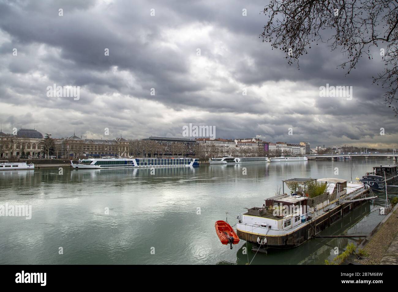 Quais de rhone hi-res stock photography and images - Alamy