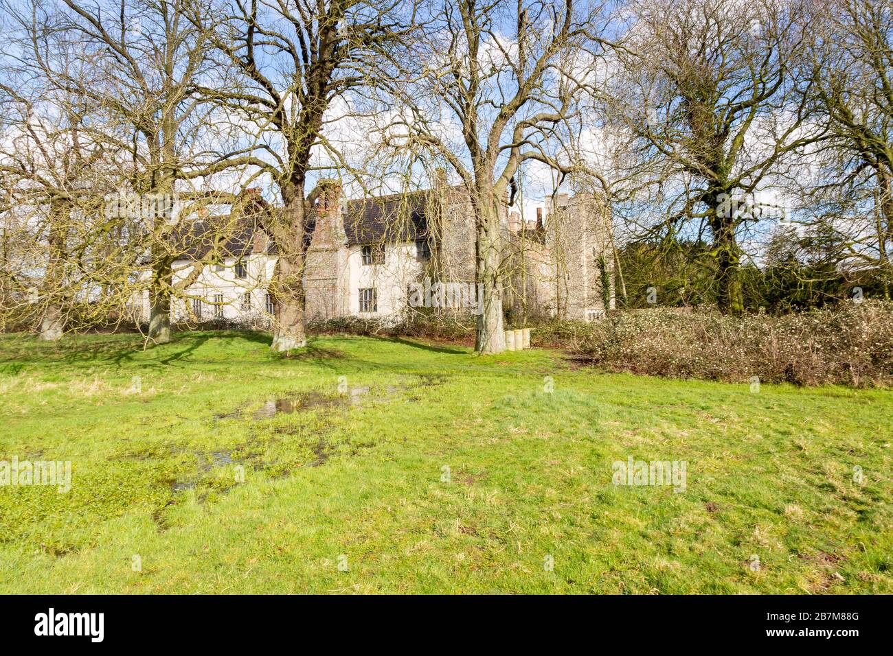 Wingfield castle hi-res stock photography and images - Alamy