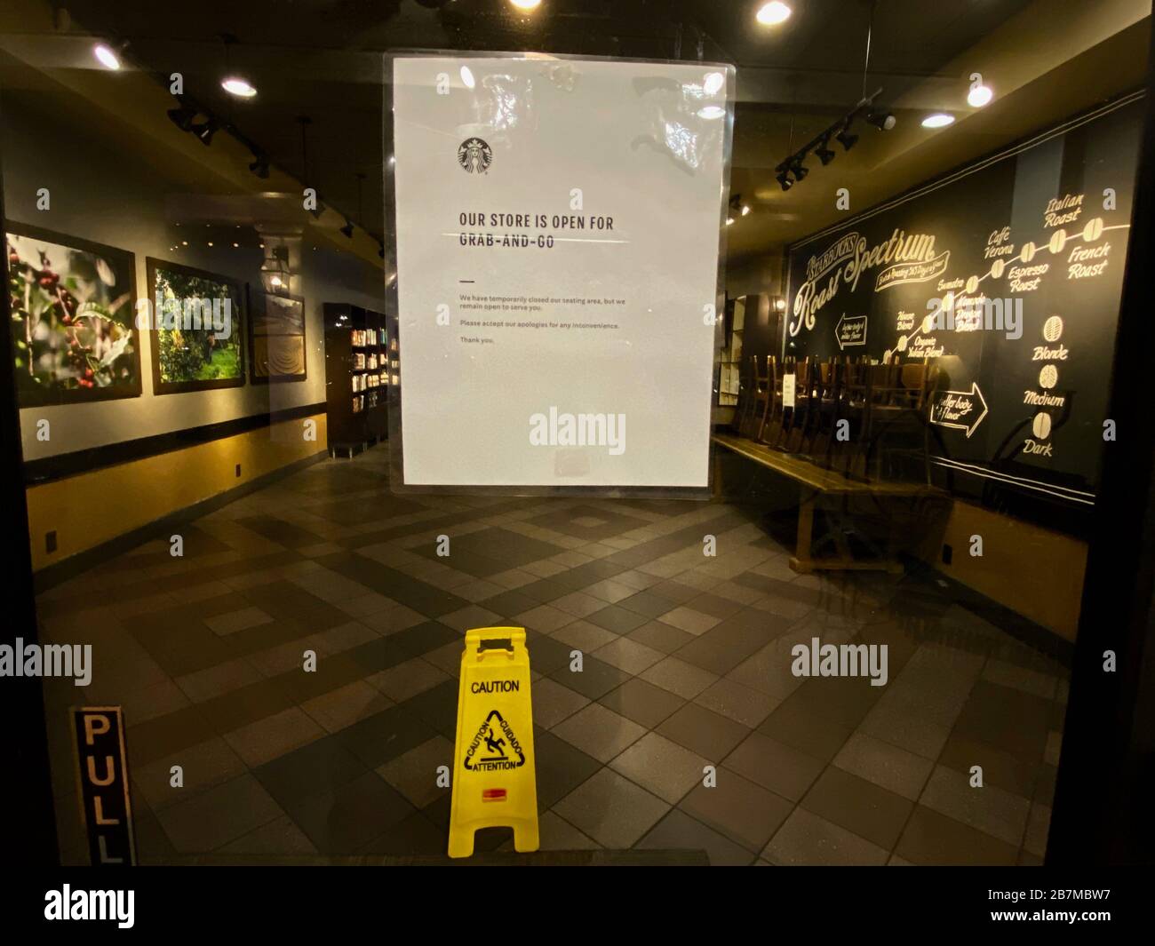 Empty starbucks hi-res stock photography and images - Alamy