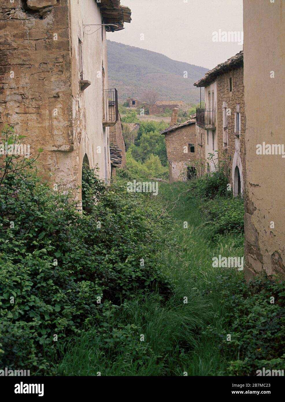 CALLE DE RUESTA PUEBLO ABANDONADO EN EL AÑO 1959 POR LA CONSTRUCCION ...