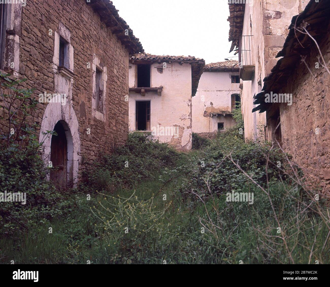 CALLE DE RUESTA PUEBLO ABANDONADO EN EL AÑO 1959 POR LA CONSTRUCCION ...