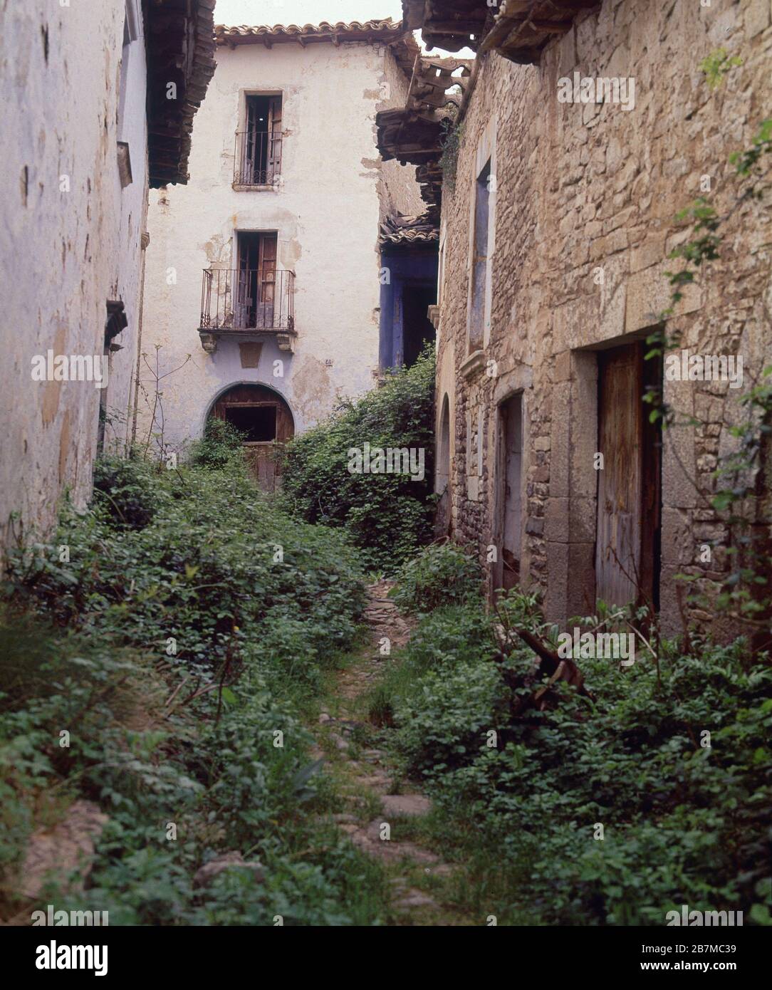 CALLE DE RUESTA PUEBLO ABANDONADO EN EL AÑO 1959 POR LA CONSTRUCCION ...