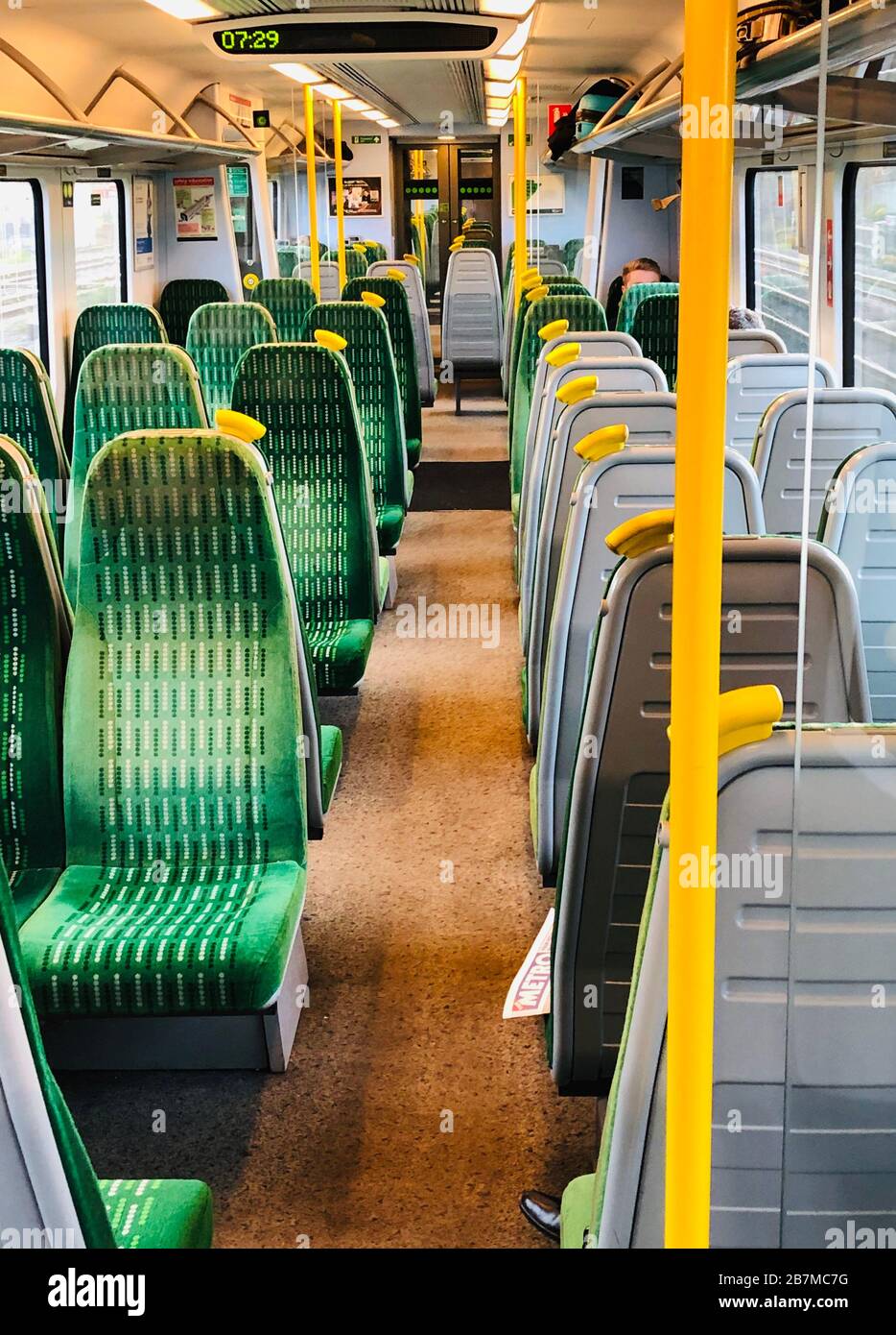 Rush hour train hi-res stock photography and images - Alamy