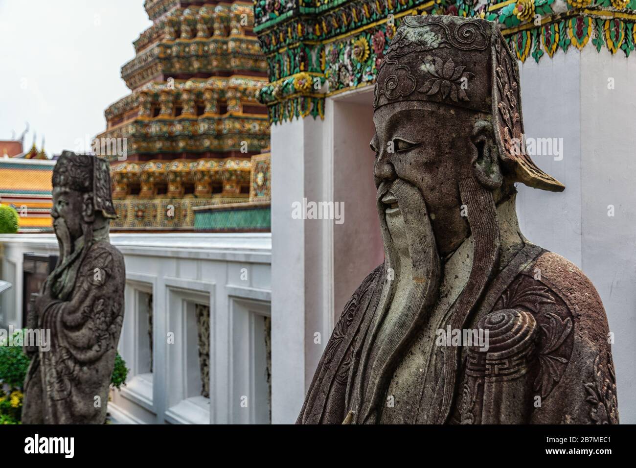 Statues in wat po temple hi-res stock photography and images - Alamy