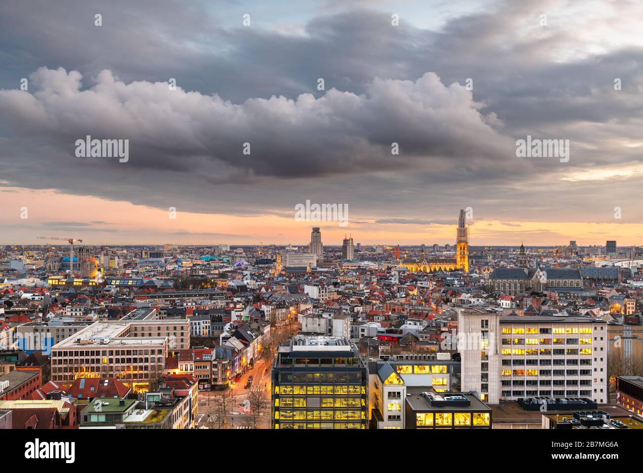 Antwerpen cityscape hi-res stock photography and images - Alamy