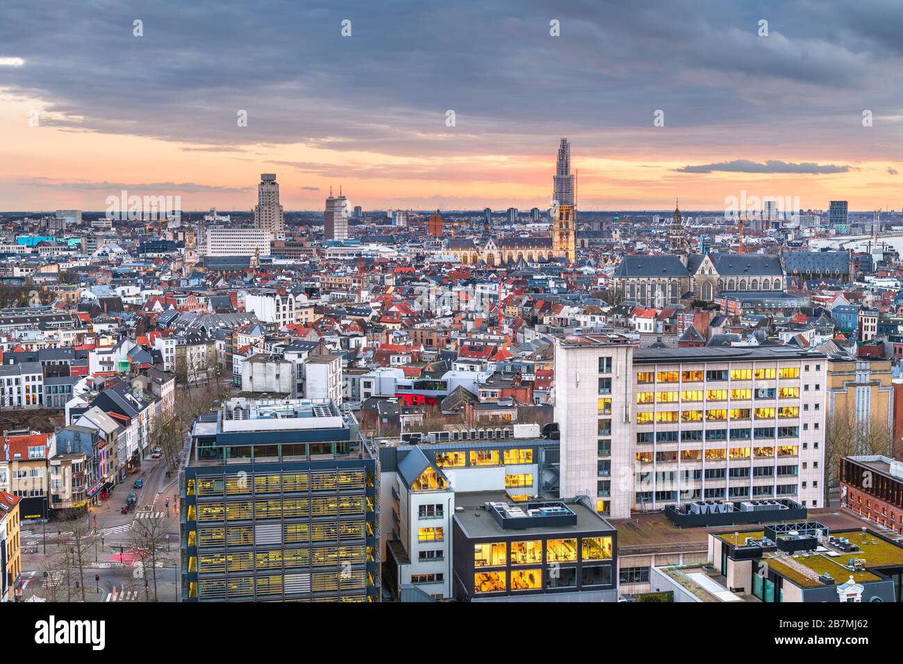 Sky above belgium hi-res stock photography and images - Alamy