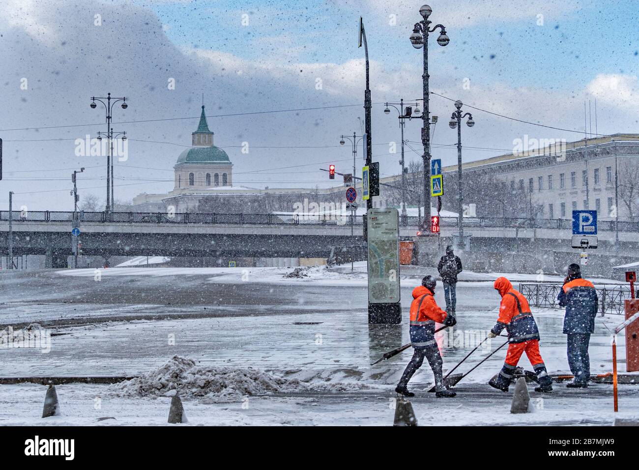 Spring snowfall in Moscow, Russia Stock Photo - Alamy