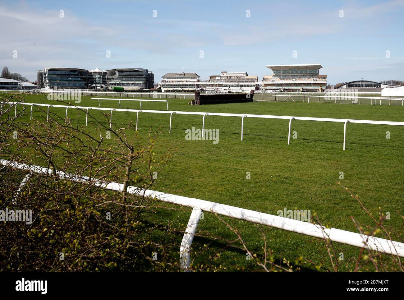 The grand national aintree track hi-res stock photography and images ...