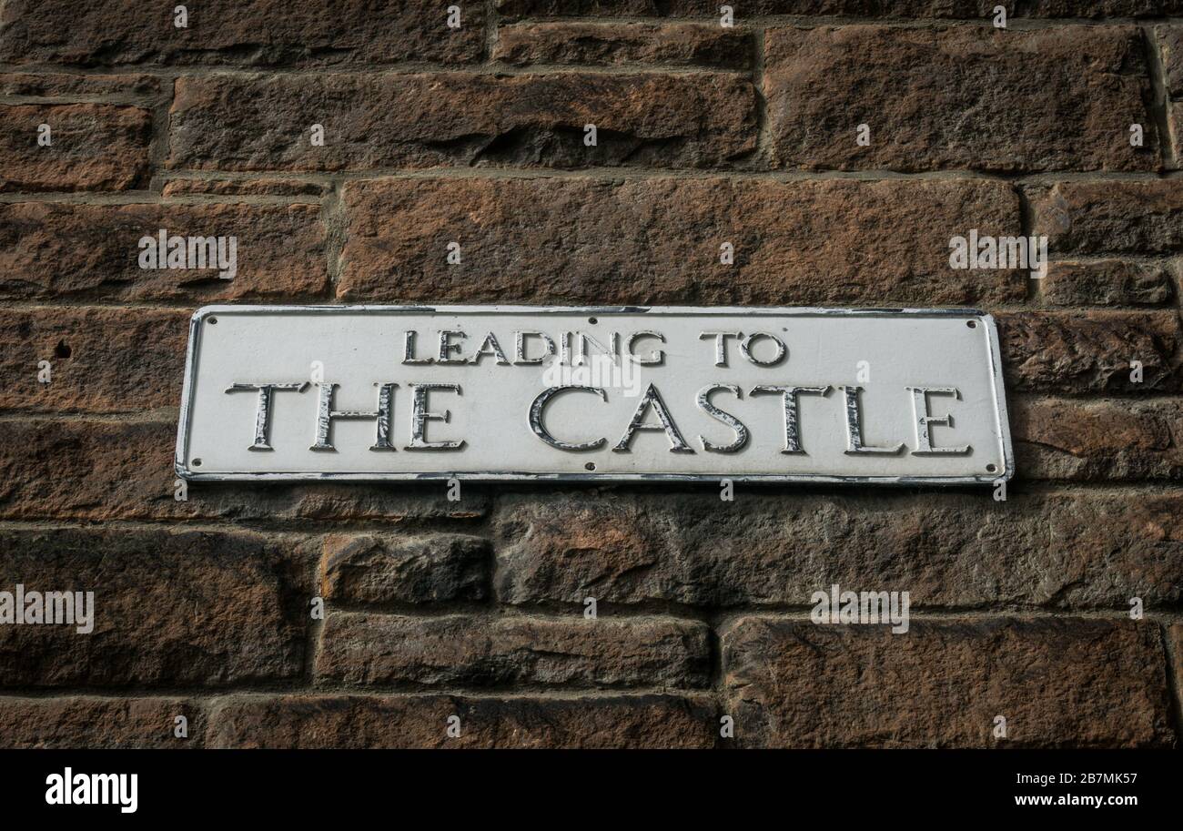 Sign on a wall near the Grassmarket in Edinburgh, Scotland indicating ...