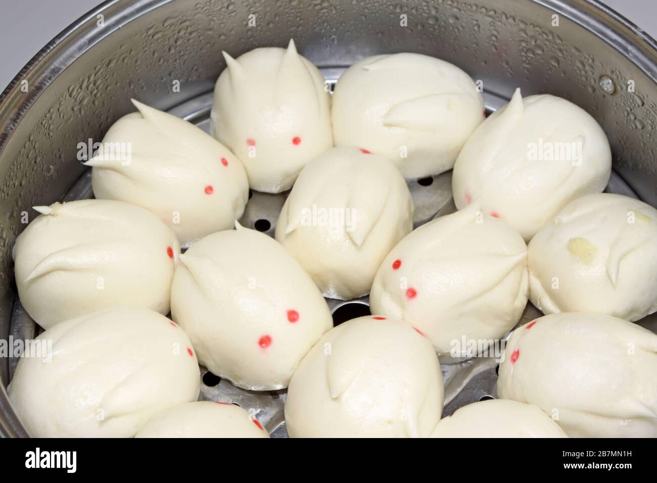 steamed bread in stainless steamer Stock Photo - Alamy