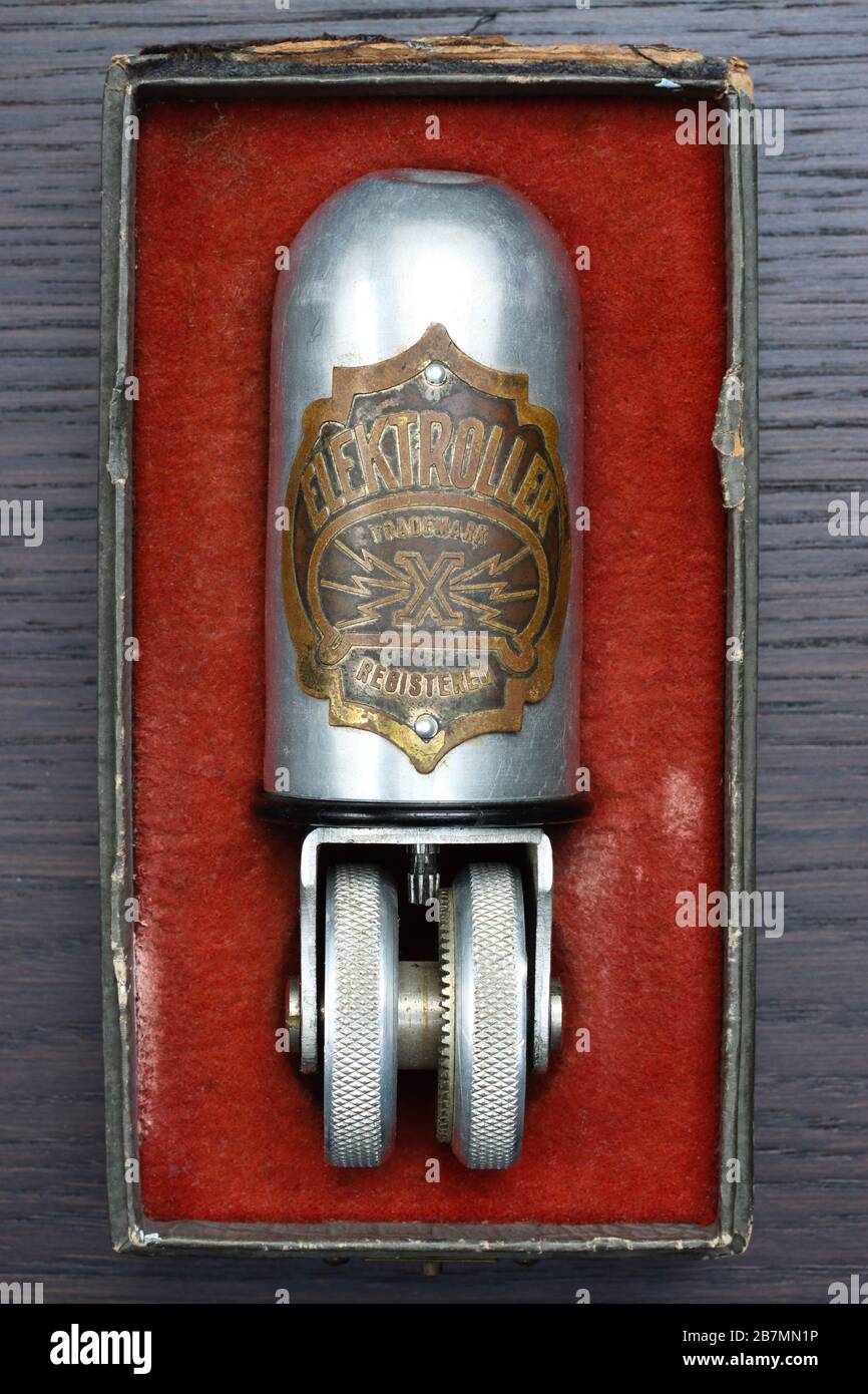 History of physiotherapy massage hi-res stock photography and images ...