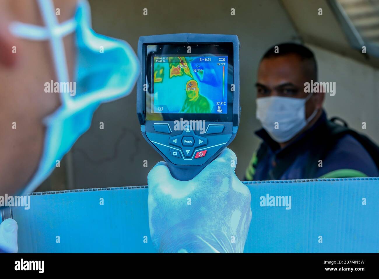Thermal scanner hi-res stock photography and images - Alamy