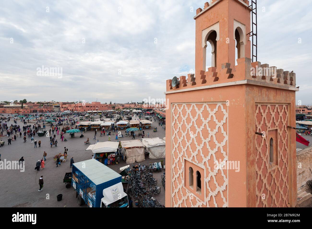 Big city square in morocco hi-res stock photography and images - Alamy