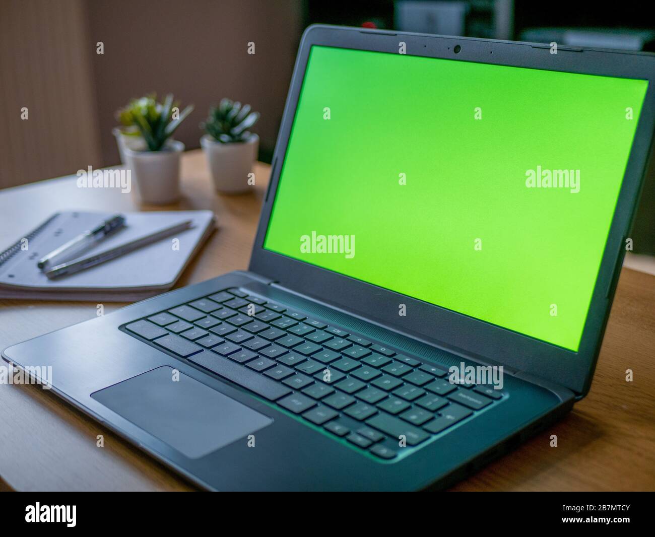 Chroma background hi-res stock photography and images - Alamy
