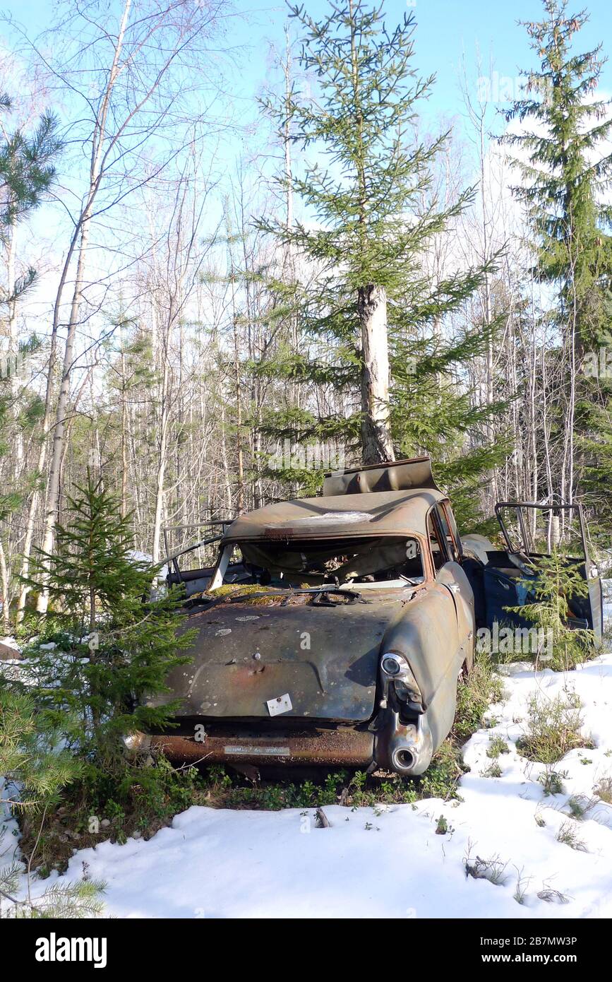 Skrotbilar hi-res stock photography and images - Alamy