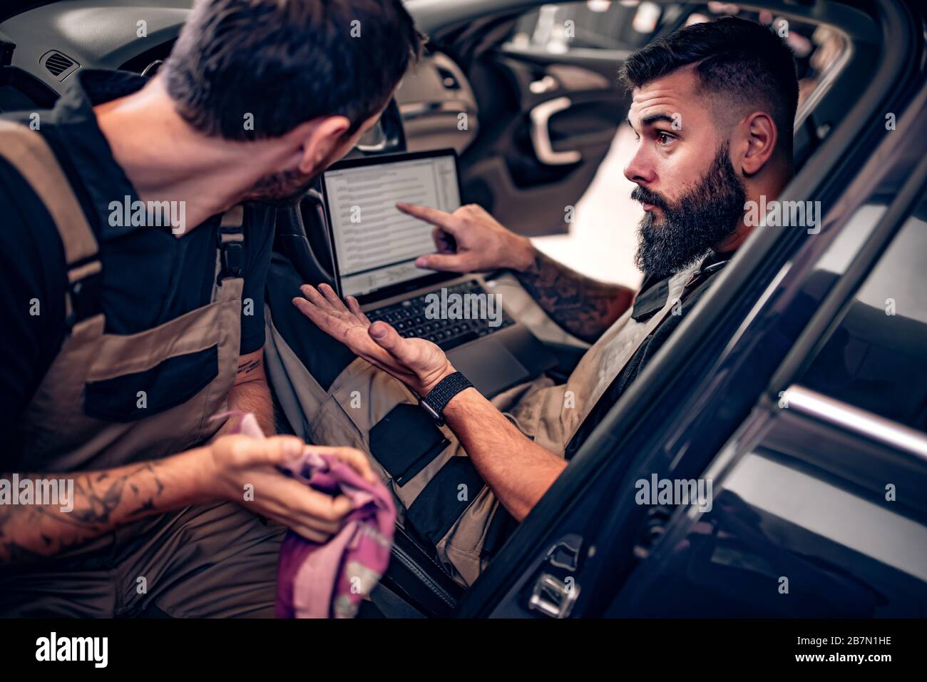 Modern mechanics hi-res stock photography and images - Alamy