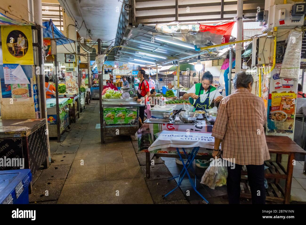 Phra Bat market, Lampang, northern Thailand Stock Photo - Alamy