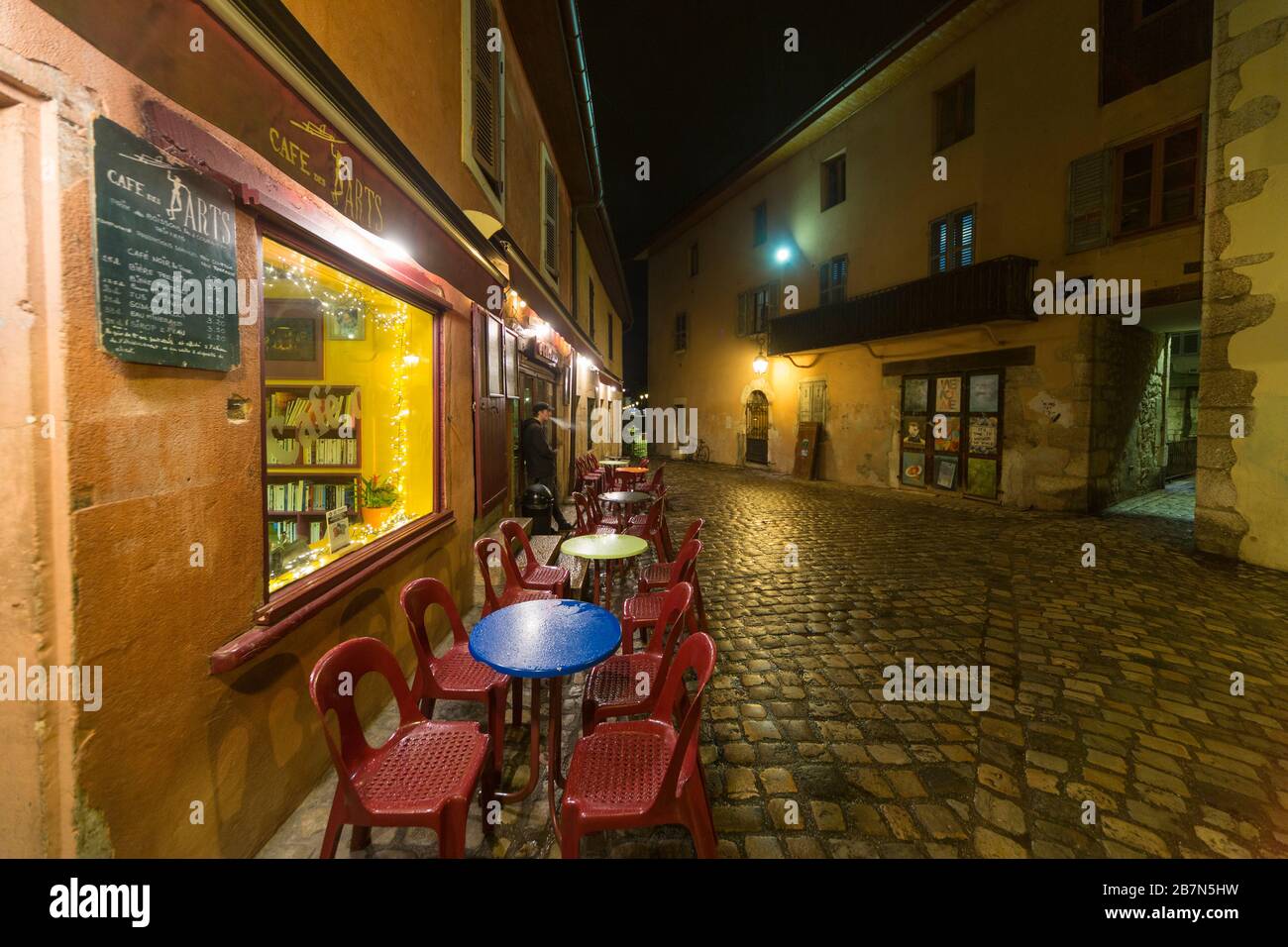 Restaurant and bar in the town of annecy hi-res stock photography and ...