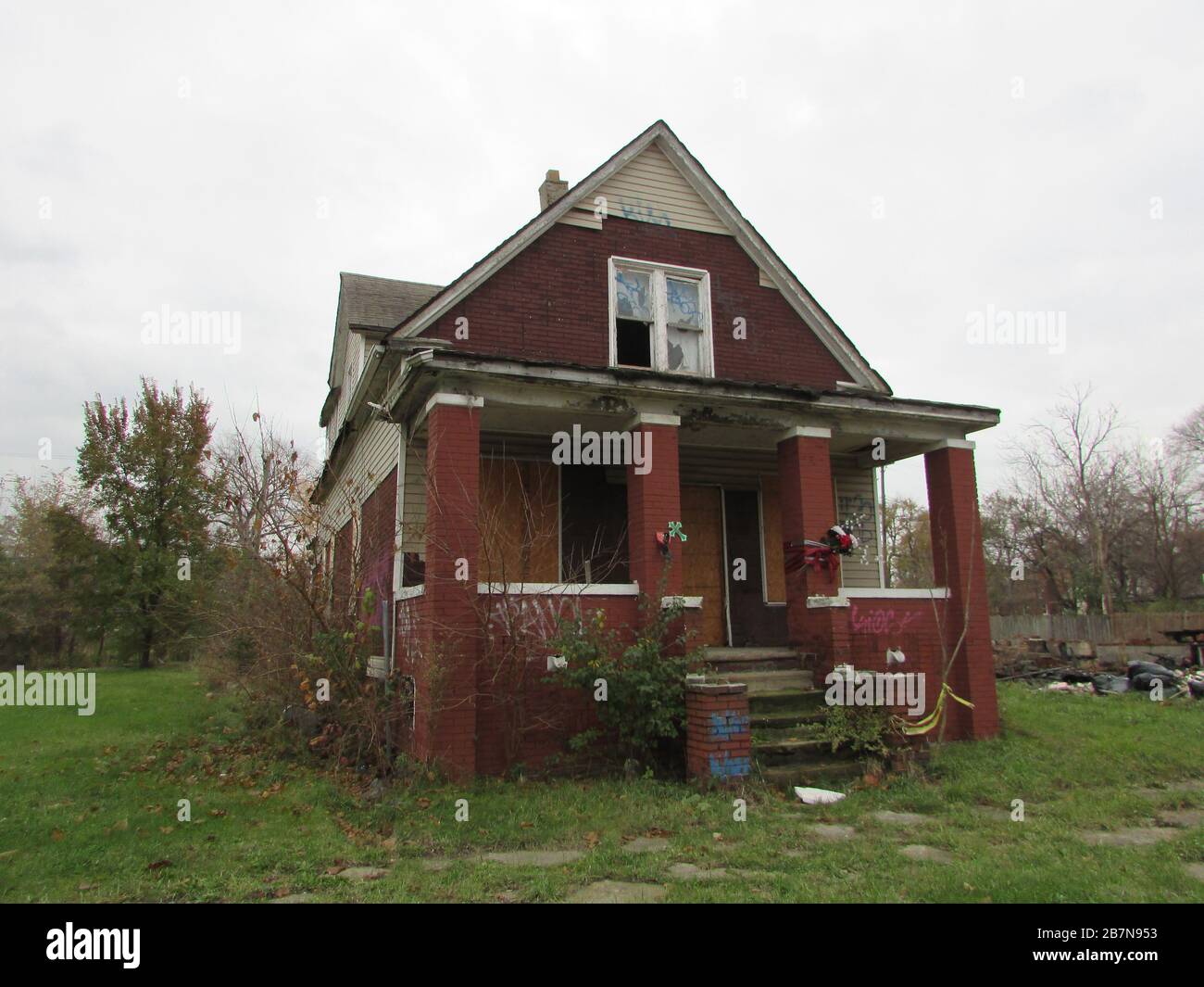 Abandoned brick home in Delray, Detroit Stock Photo - Alamy