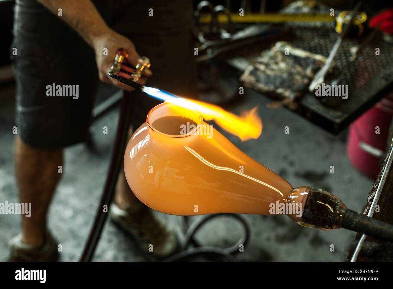 Glassforming hi-res stock photography and images - Alamy
