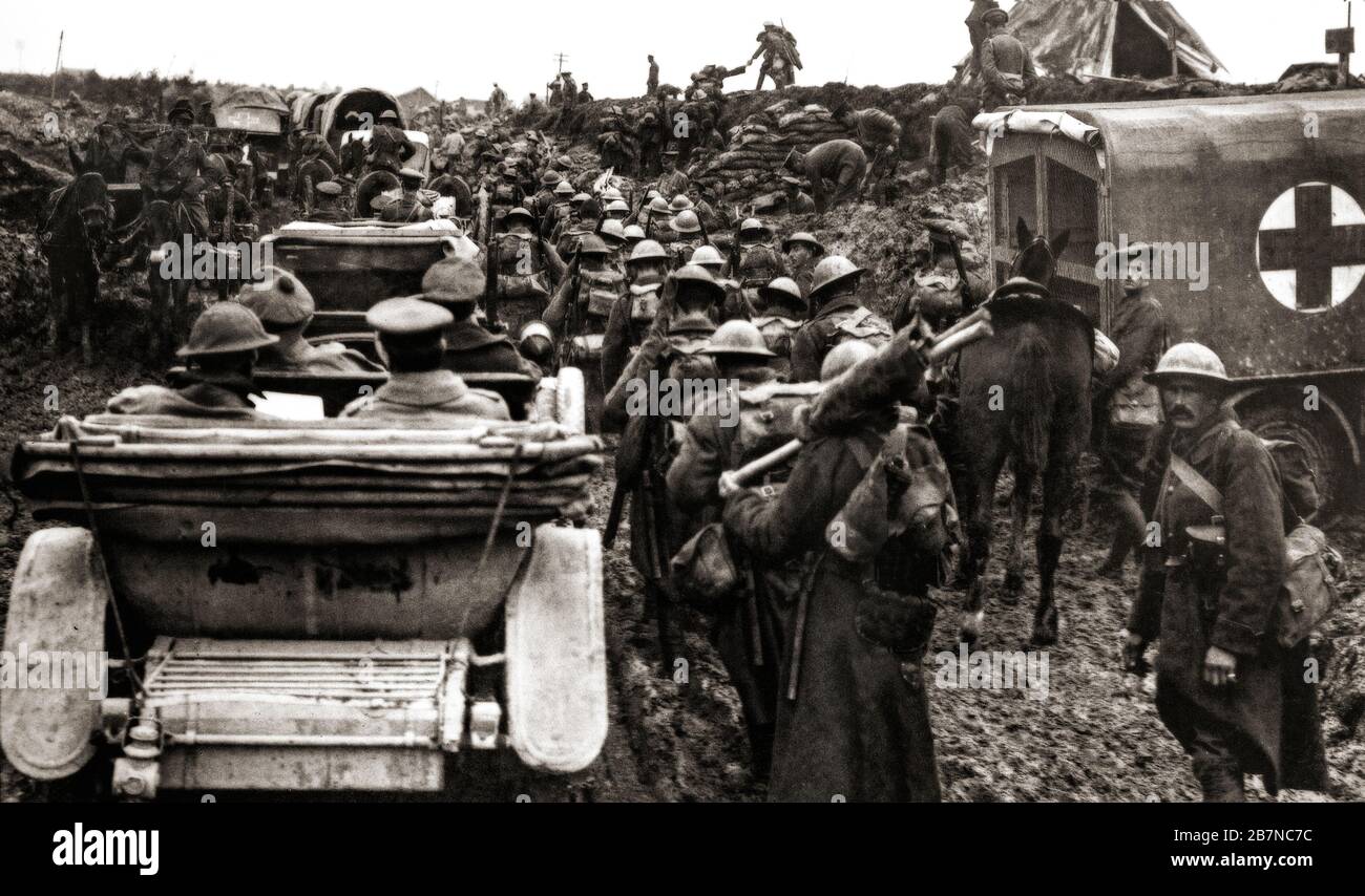 The great war british soldiers marching hi-res stock photography and ...