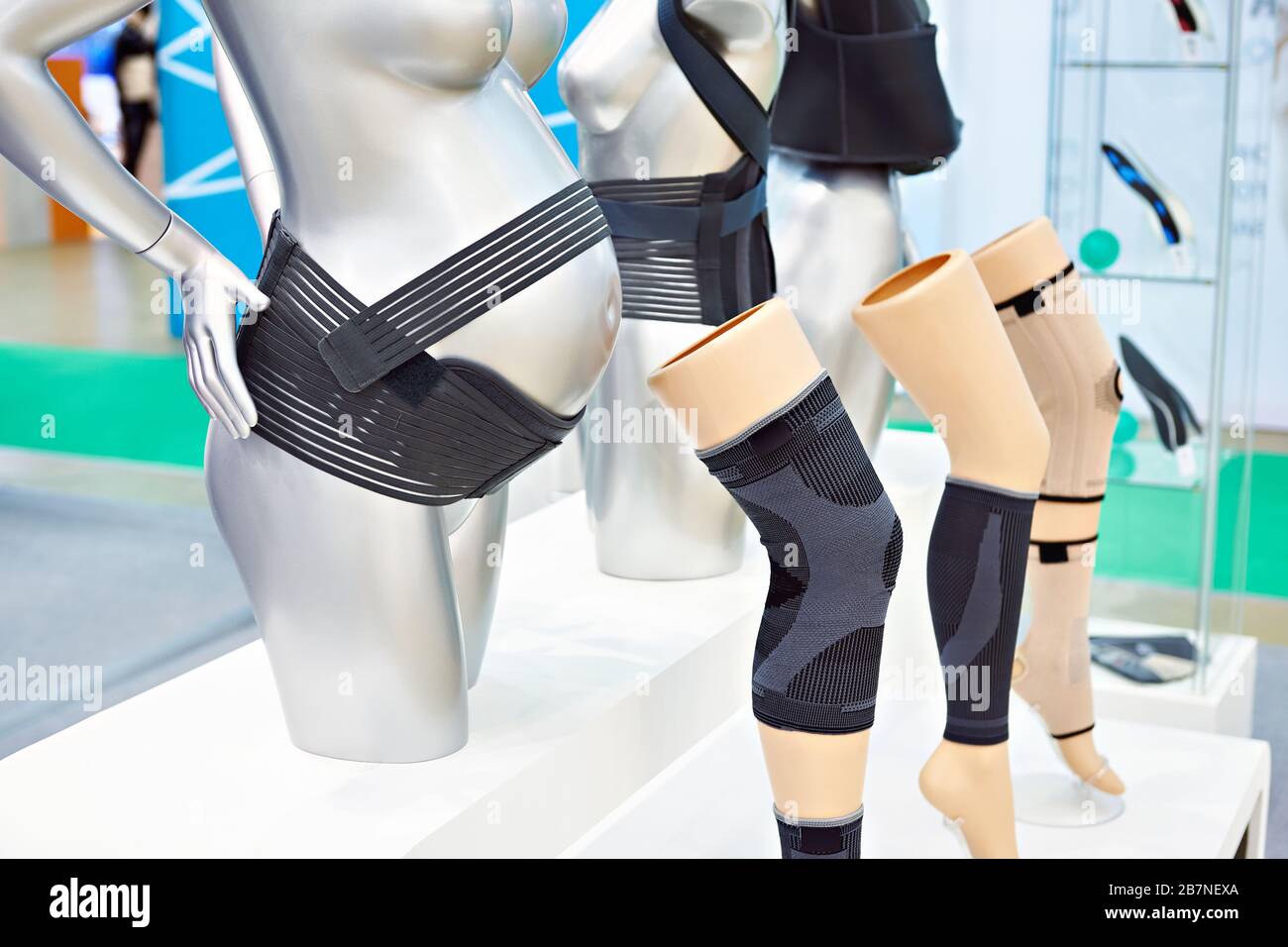 Compression bandage leg hi-res stock photography and images - Alamy