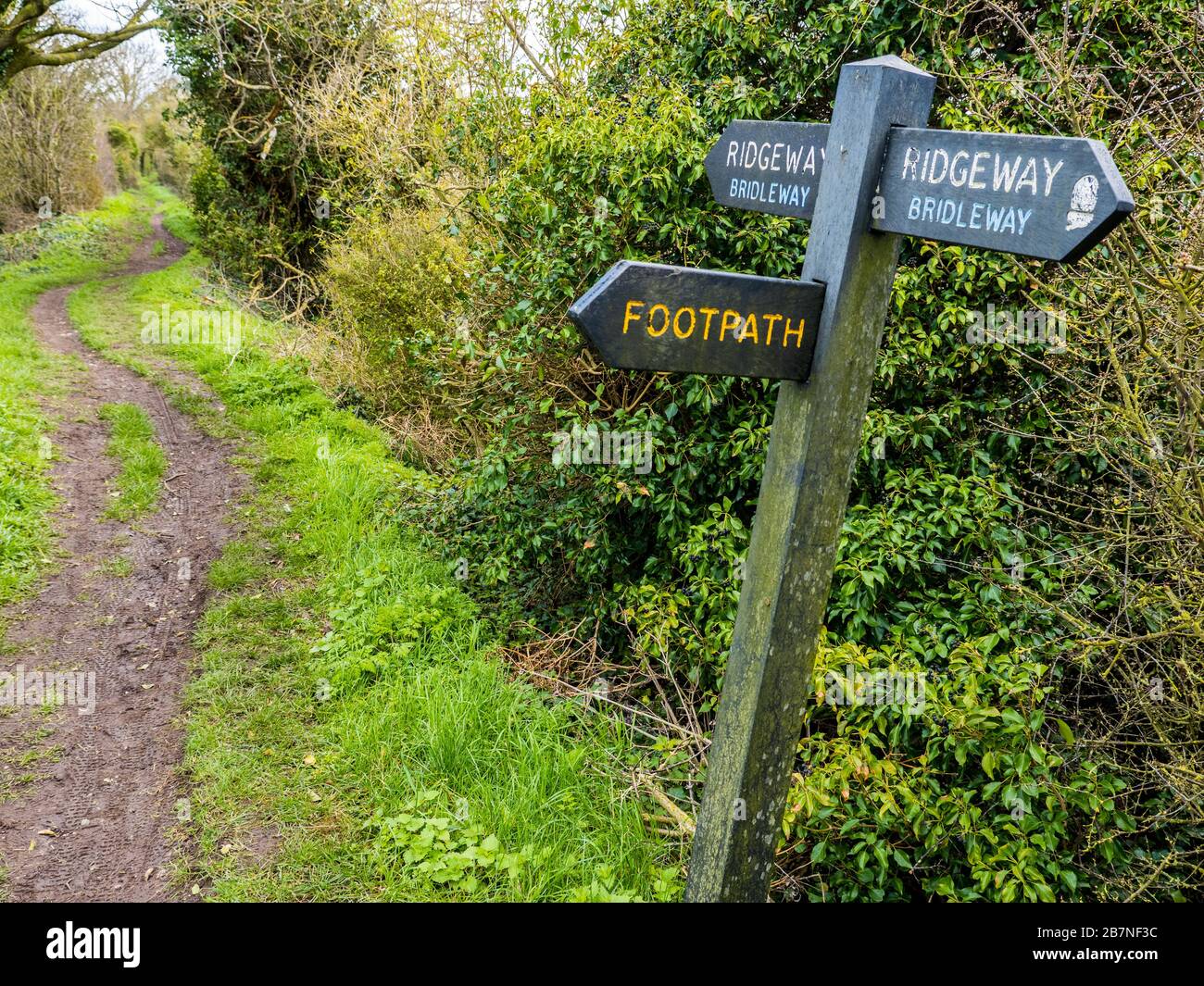 Footpath Sign, Grims Ditch, Nuffeild, Oxfordshire, England, UK, GB ...