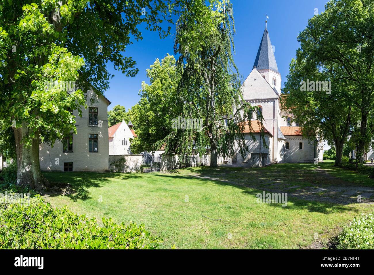 The Emperors Dome ain Koenigslutter at the Elm was founded in 1135 by ...