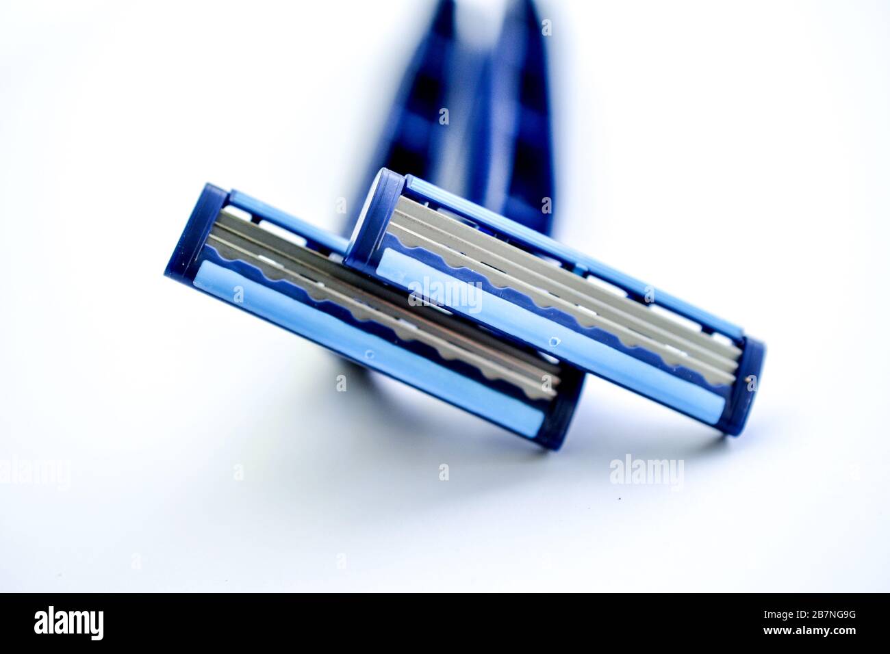 new shave razor Stock Photo - Alamy