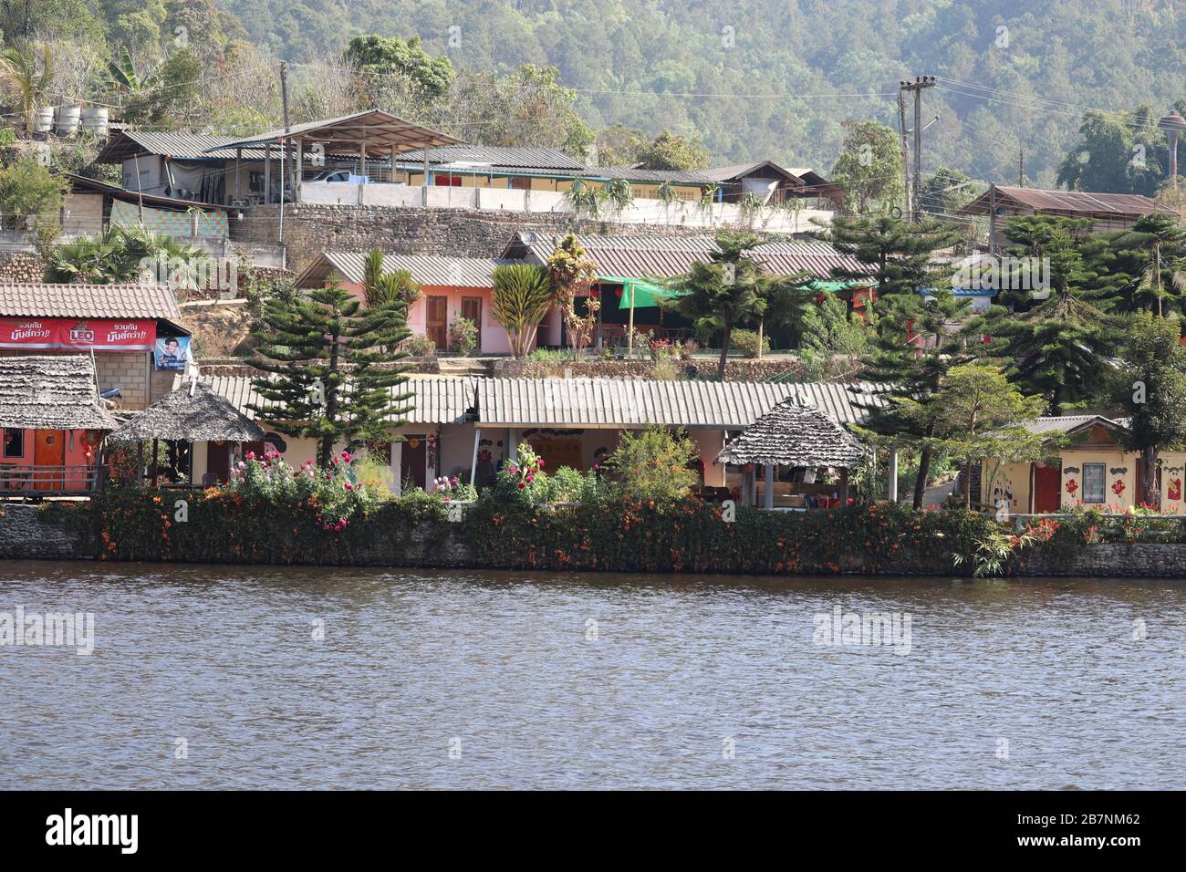 BAN RAK THAI A CHINESE VILLAGE IN NORTHERN THAILAND BUILT TO WORK THE ...