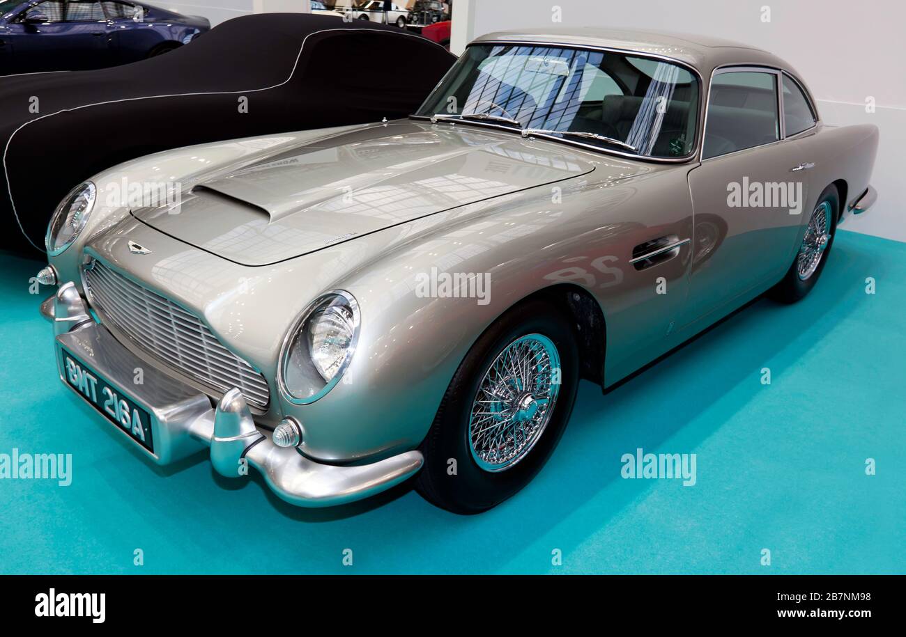 Three-quarter front view of the Aston Martin DB5 Goldfinger ...